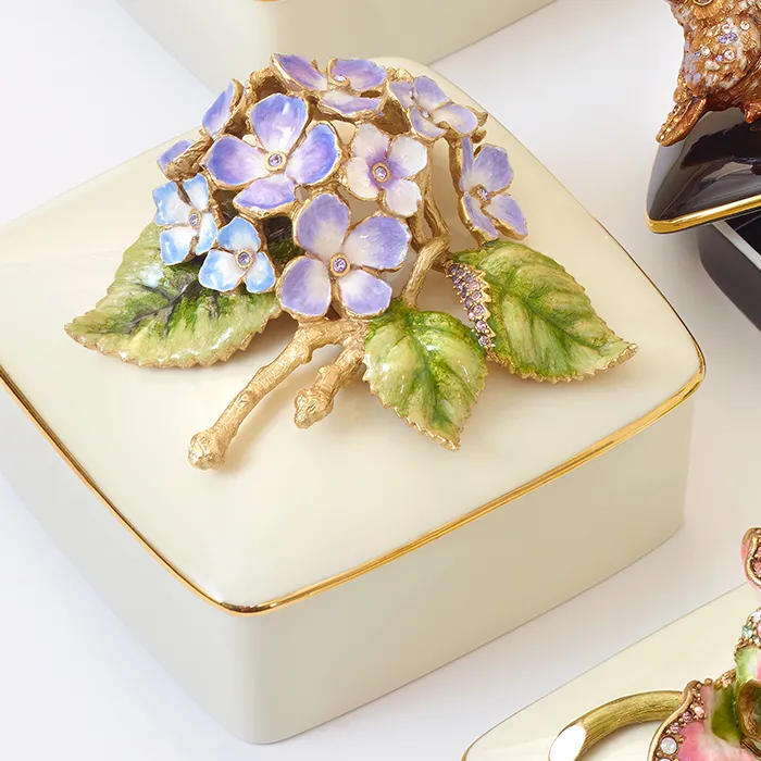 Jay Strongwater - Elegant Gifts Crafted at The House of Things